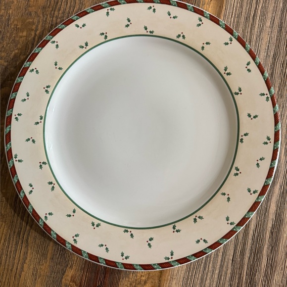 Sakura | Dining | Debbie Mumm Santas Spirit Christmas Dinner Plates ...